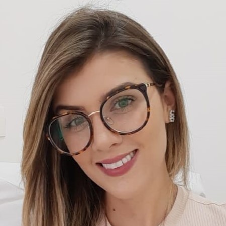 Terapia online com psicologa Letícia Lopes | Psitto
